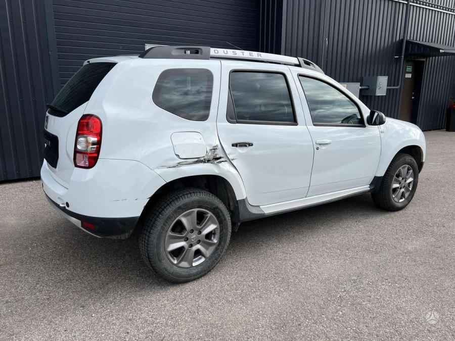 Balts Dacia Duster 2014 Alīta, ar dzinēja tilpumu 1.46 L un nobraukumu 280 tūkst. km par 3350 €, foto 10 vietnē AUTOMOTO.COM.LV