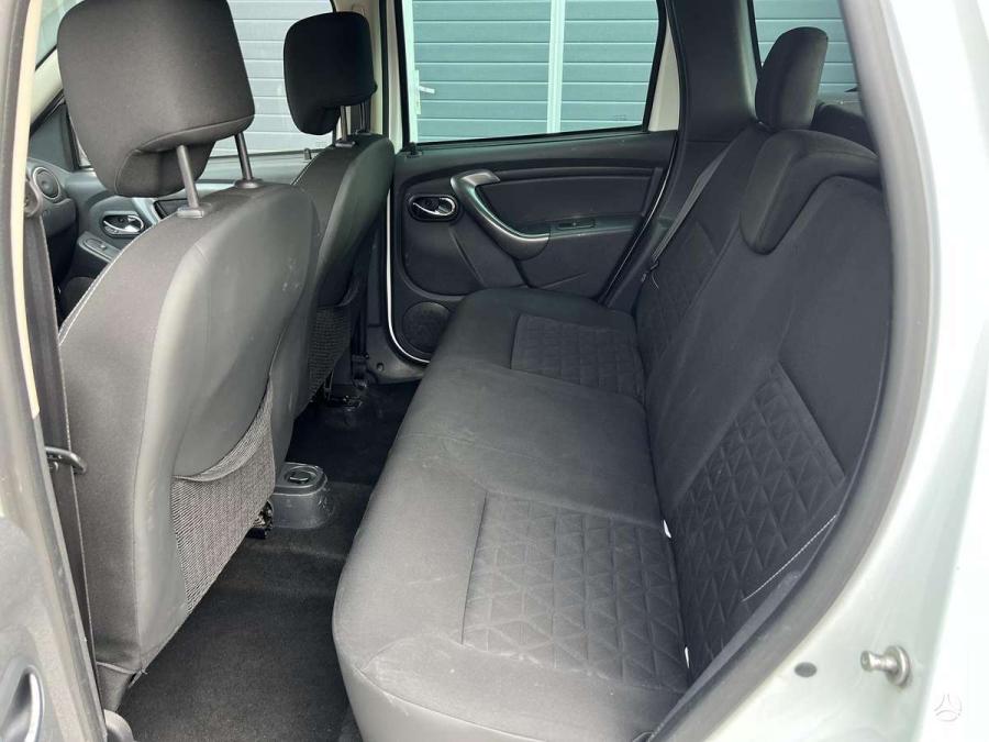 Balts Dacia Duster 2014 Alīta, ar dzinēja tilpumu 1.46 L un nobraukumu 280 tūkst. km par 3350 €, foto 17 vietnē AUTOMOTO.COM.LV