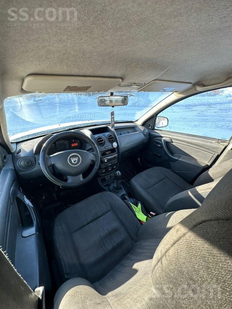 Белый Дачия Duster 2014 в Резекне, объемом двигателя 1.60 л и пробегом 250 тыс. км за 3000 €, фото 6 на AUTOMOTO.COM.LV