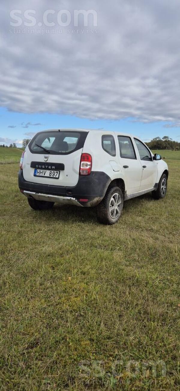 Белый Дачия Duster 2014 в Резекне, объемом двигателя 1.60 л и пробегом 250 тыс. км за 2000 €, фото 4 на AUTOMOTO.COM.LV