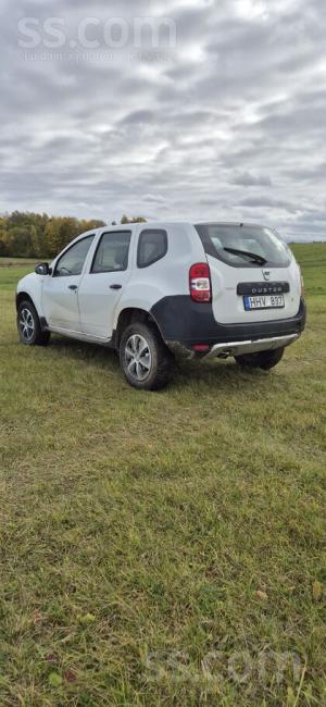 Белый Дачия Duster 2014 в Резекне, объемом двигателя 1.60 л и пробегом 250 тыс. км за 2000 €, фото 5 на AUTOMOTO.COM.LV