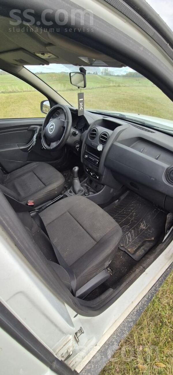 Белый Дачия Duster 2014 в Резекне, объемом двигателя 1.60 л и пробегом 250 тыс. км за 2000 €, фото 7 на AUTOMOTO.COM.LV
