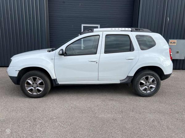 White Dacia Duster 2014 in Alytus, with an engine capacity of 1.46 L and mileage of 280 thousand km for 2999 €, photo 3 on AUTOMOTO.COM.LV