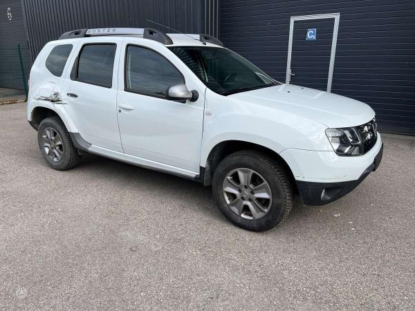 White Dacia Duster 2014 in Alytus, with an engine capacity of 1.46 L and mileage of 280 thousand km for 2999 €, photo 10 on AUTOMOTO.COM.LV