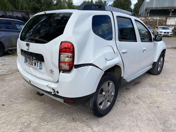Белый Дачия Duster 2014 в Таураге, объемом двигателя 1.20 л и пробегом 195 тыс. км за 2200 €, фото 4 на AUTOMOTO.COM.LV