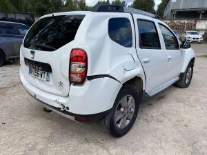 White Dacia Duster 2014 in Taurage, with an engine capacity of 1.20 L and mileage of 195 thousand km for 2200 €, photo 5 on AUTOMOTO.COM.LV