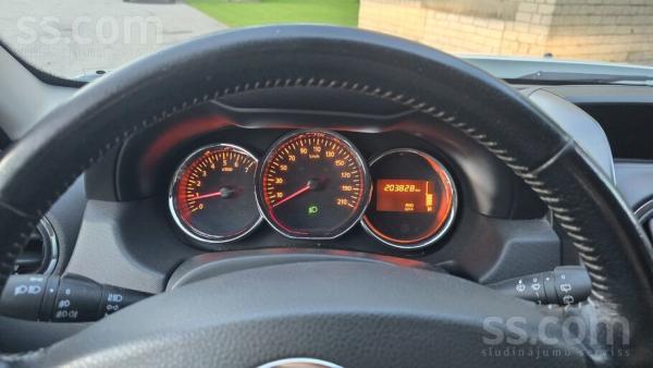 Balts Dacia Duster 2014 Preiļi, ar dzinēja tilpumu 1.50 L un nobraukumu 204 tūkst. km par 5500 €, foto 6 vietnē AUTOMOTO.COM.LV
