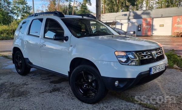 Dacia Duster 2014 in Riga on AUTOMOTO.COM.LV White Dacia Duster 2014 in Riga, with an engine capacity of 1.50 L and mileage of 141 thousand km for 5990 €, photo 3 on AUTOMOTO.COM.LV