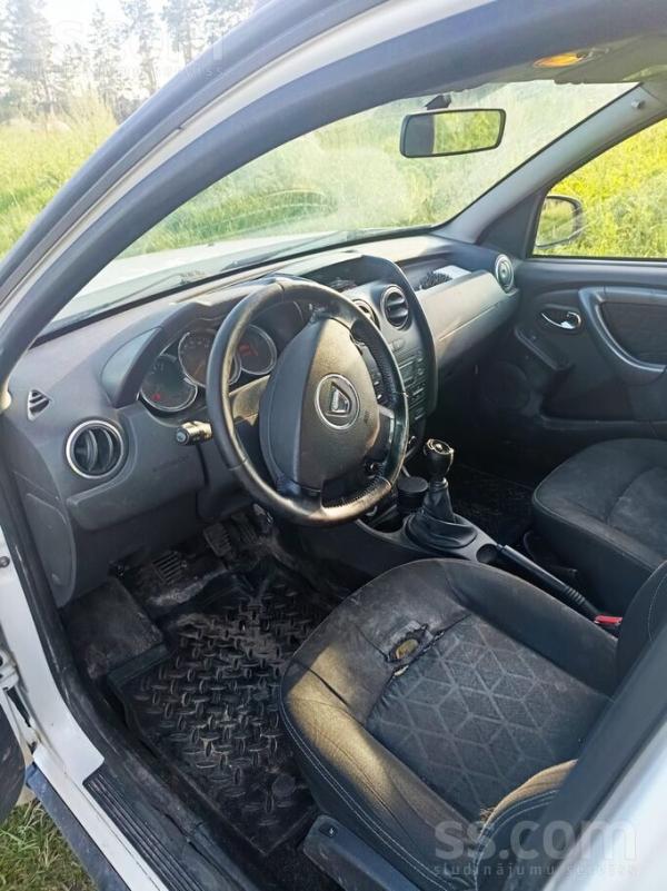 Белый Дачия Duster 2014 в Резекне, объемом двигателя 1.50 л и пробегом 240 тыс. км за 3900 €, фото 8 на AUTOMOTO.COM.LV