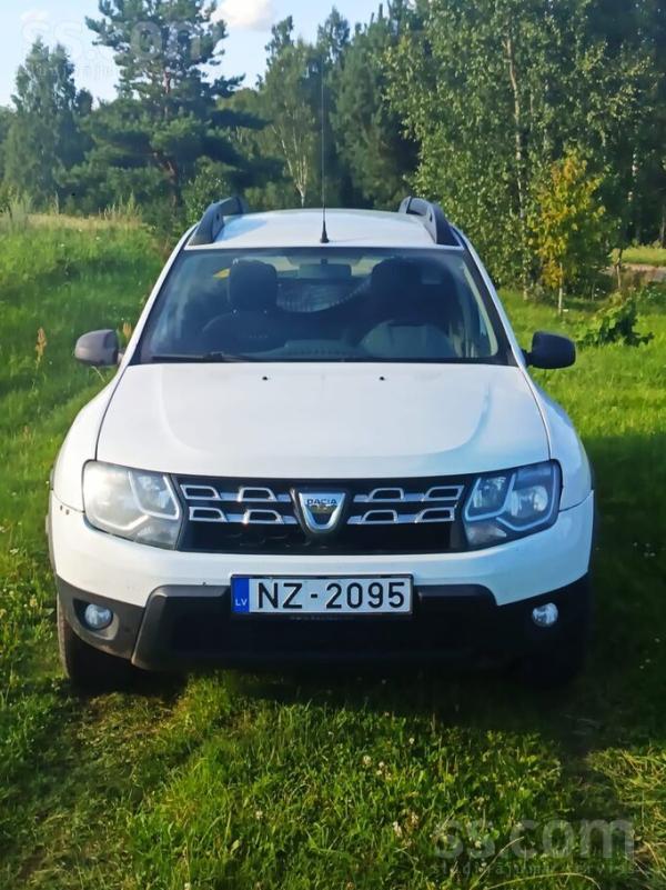 White Dacia Duster 2014 in Riga, with an engine capacity of 1.50 L and mileage of 246 thousand km for 3200 €, photo 1 on AUTOMOTO.COM.LV