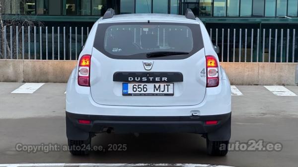 Balts Dacia Duster 2015 Tallina, ar dzinēja tilpumu 1.50 L un nobraukumu 204 tūkst. km par 3490 €, foto 4 vietnē AUTOMOTO.COM.LV