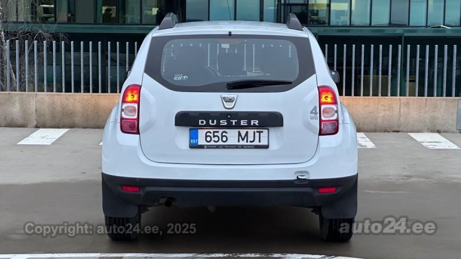 White Dacia Duster 2015 in Tallinn, with an engine capacity of 1.50 L and mileage of 204 thousand km for 3490 €, photo 4 on AUTOMOTO.COM.LV