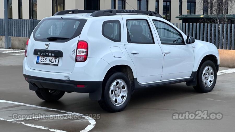 White Dacia Duster 2015 in Tallinn, with an engine capacity of 1.50 L and mileage of 204 thousand km for 3490 €, photo 5 on AUTOMOTO.COM.LV