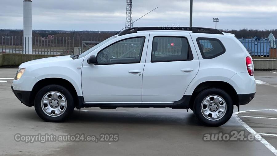 White Dacia Duster 2015 in Tallinn, with an engine capacity of 1.50 L and mileage of 204 thousand km for 3490 €, photo 7 on AUTOMOTO.COM.LV