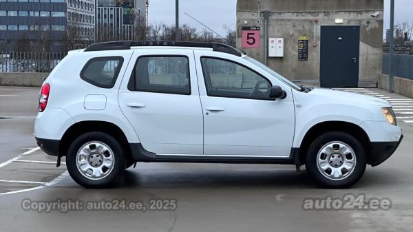 Balts Dacia Duster 2015 Tallina, ar dzinēja tilpumu 1.50 L un nobraukumu 204 tūkst. km par 3490 €, foto 8 vietnē AUTOMOTO.COM.LV