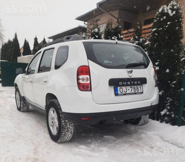 White Dacia Duster 2015 in Valmiera, with an engine capacity of 1.50 L and mileage of 176 thousand km for 6190 €, photo 2 on AUTOMOTO.COM.LV