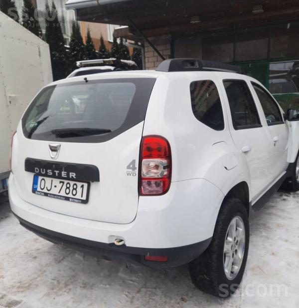 White Dacia Duster 2015 in Valmiera, with an engine capacity of 1.50 L and mileage of 176 thousand km for 6190 €, photo 7 on AUTOMOTO.COM.LV
