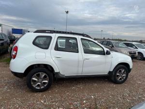 White Dacia Duster 2015 in Siauliai, with an engine capacity of 1.60 L and mileage of 270 thousand km for 3950 €, photo 4 on AUTOMOTO.COM.LV