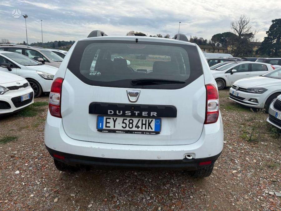 White Dacia Duster 2015 in Siauliai, with an engine capacity of 1.60 L and mileage of 270 thousand km for 3950 €, photo 6 on AUTOMOTO.COM.LV