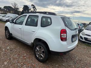 White Dacia Duster 2015 in Siauliai, with an engine capacity of 1.60 L and mileage of 270 thousand km for 3950 €, photo 7 on AUTOMOTO.COM.LV