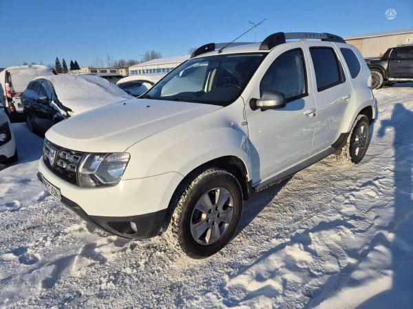 White Dacia Duster 2015 in Taurage, with an engine capacity of 1.20 L and mileage of 93 thousand km for 6500 €, photo 1 on AUTOMOTO.COM.LV