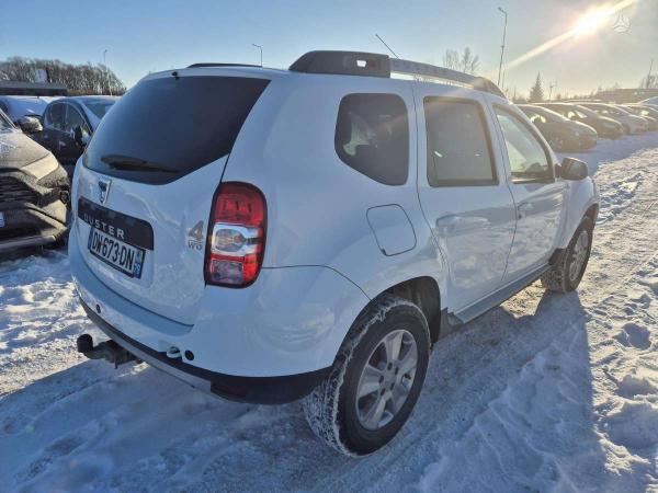 Balts Dacia Duster 2015 Tauragė, ar dzinēja tilpumu 1.20 L un nobraukumu 93 tūkst. km par 6500 €, foto 4 vietnē AUTOMOTO.COM.LV