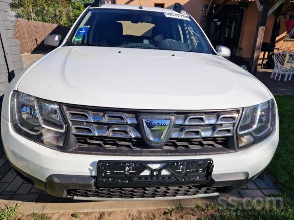 White Dacia Duster 2015 in Liepaja, with an engine capacity of 1.20 L and mileage of 51 thousand km for 5500 €, photo 3 on AUTOMOTO.COM.LV