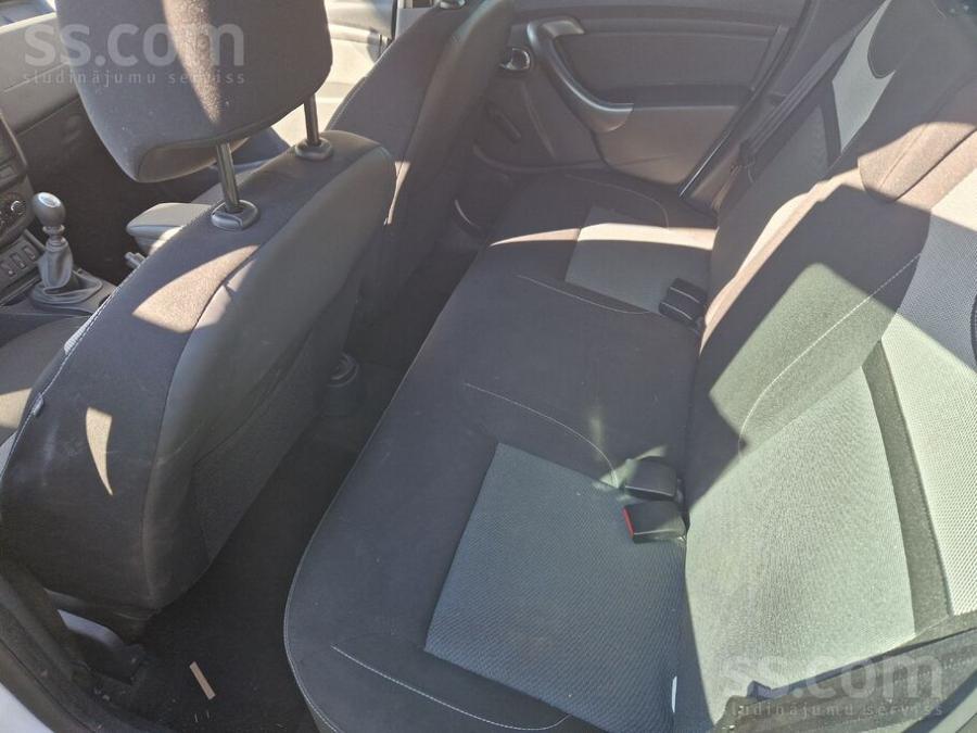 White Dacia Duster 2015 in Liepaja, with an engine capacity of 1.20 L and mileage of 51 thousand km for 5500 €, photo 10 on AUTOMOTO.COM.LV