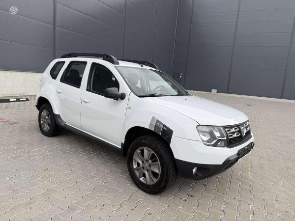 White Dacia Duster 2015 in Siauliai, with an engine capacity of 1.60 L and mileage of 250 thousand km for 4350 €, photo 3 on AUTOMOTO.COM.LV