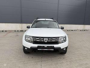 White Dacia Duster 2015 in Siauliai, with an engine capacity of 1.60 L and mileage of 250 thousand km for 4350 €, photo 3 on AUTOMOTO.COM.LV
