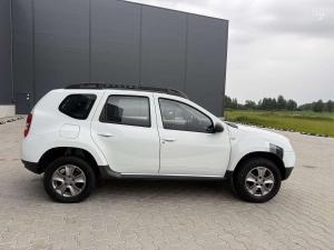 White Dacia Duster 2015 in Siauliai, with an engine capacity of 1.60 L and mileage of 250 thousand km for 4350 €, photo 5 on AUTOMOTO.COM.LV