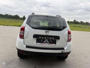 White Dacia Duster 2015 in Siauliai, with an engine capacity of 1.60 L and mileage of 250 thousand km for 4350 €, photo 8 on AUTOMOTO.COM.LV