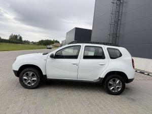 White Dacia Duster 2015 in Siauliai, with an engine capacity of 1.60 L and mileage of 250 thousand km for 4350 €, photo 10 on AUTOMOTO.COM.LV