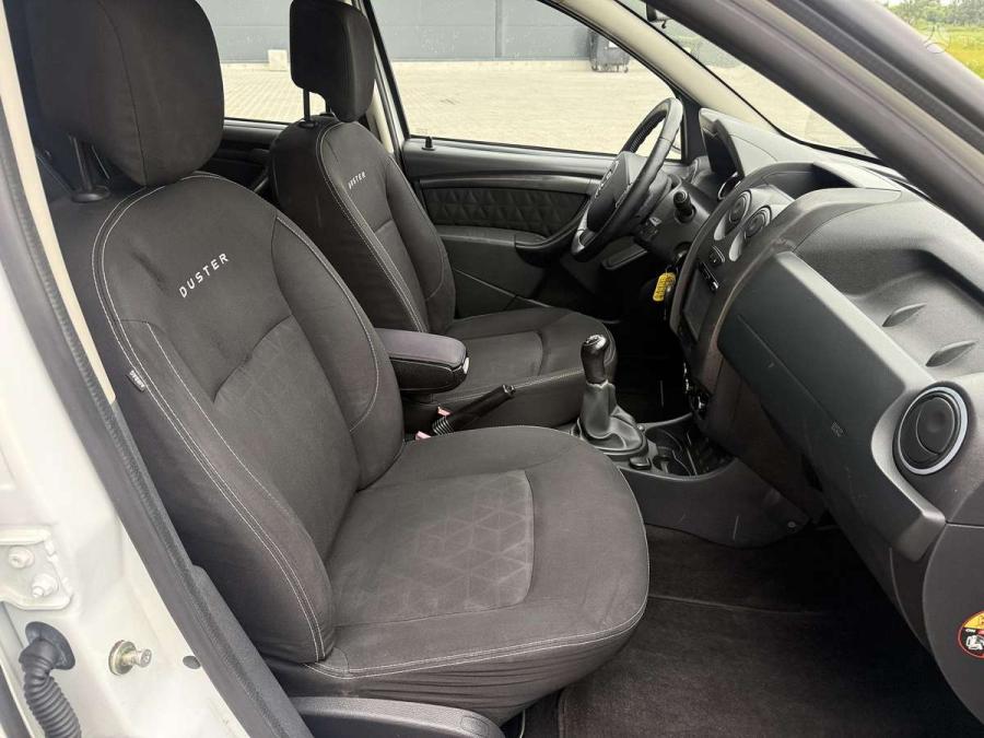 White Dacia Duster 2015 in Siauliai, with an engine capacity of 1.60 L and mileage of 250 thousand km for 4350 €, photo 12 on AUTOMOTO.COM.LV