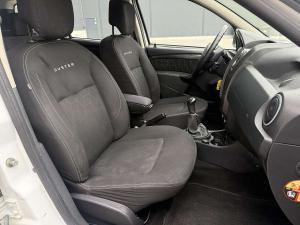 White Dacia Duster 2015 in Siauliai, with an engine capacity of 1.60 L and mileage of 250 thousand km for 4350 €, photo 13 on AUTOMOTO.COM.LV