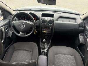 White Dacia Duster 2015 in Siauliai, with an engine capacity of 1.60 L and mileage of 250 thousand km for 4350 €, photo 14 on AUTOMOTO.COM.LV
