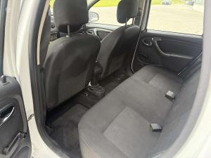White Dacia Duster 2015 in Siauliai, with an engine capacity of 1.60 L and mileage of 250 thousand km for 4350 €, photo 17 on AUTOMOTO.COM.LV