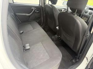 White Dacia Duster 2015 in Siauliai, with an engine capacity of 1.60 L and mileage of 250 thousand km for 4350 €, photo 18 on AUTOMOTO.COM.LV