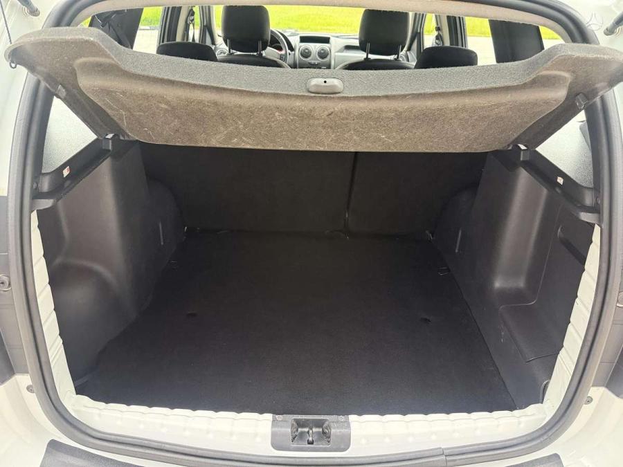 White Dacia Duster 2015 in Siauliai, with an engine capacity of 1.60 L and mileage of 250 thousand km for 4350 €, photo 22 on AUTOMOTO.COM.LV