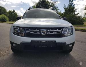 White Dacia Duster 2015 in Siauliai, with an engine capacity of 1.46 L and mileage of 260 thousand km for 4350 €, photo 3 on AUTOMOTO.COM.LV