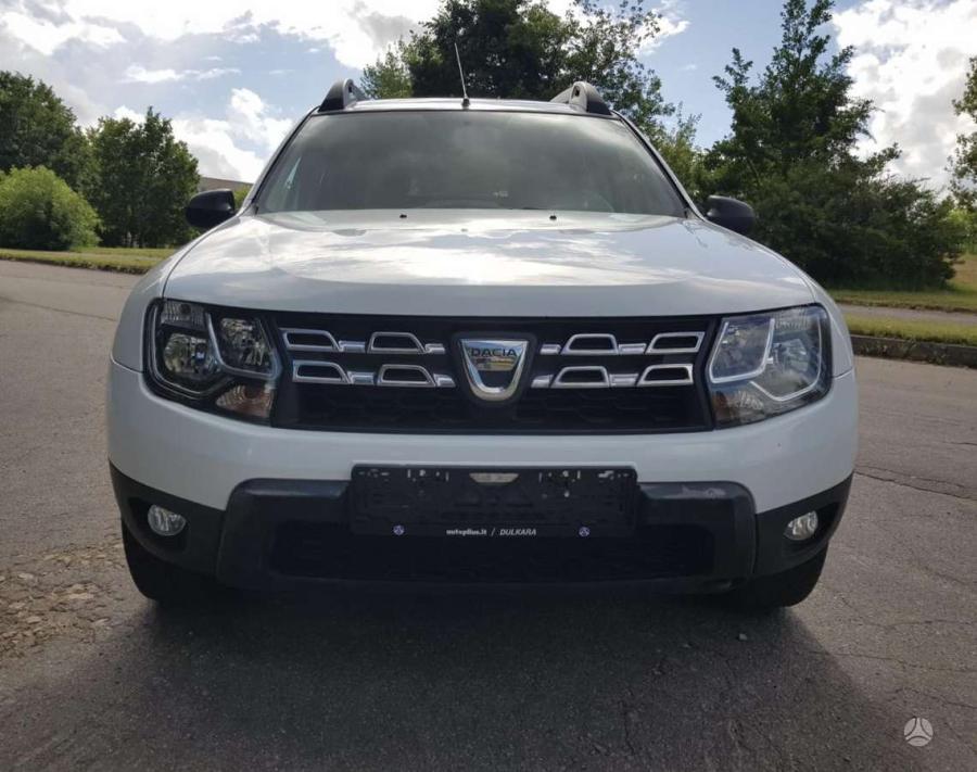 White Dacia Duster 2015 in Siauliai, with an engine capacity of 1.46 L and mileage of 260 thousand km for 4350 €, photo 3 on AUTOMOTO.COM.LV