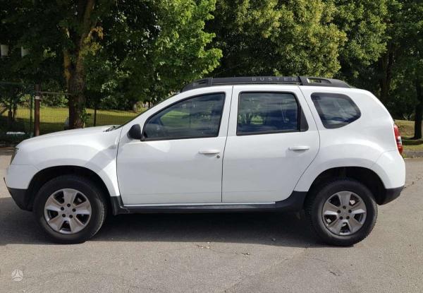 White Dacia Duster 2015 in Siauliai, with an engine capacity of 1.46 L and mileage of 260 thousand km for 4350 €, photo 8 on AUTOMOTO.COM.LV