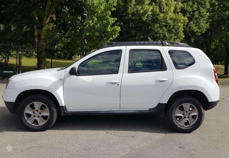 White Dacia Duster 2015 in Siauliai, with an engine capacity of 1.46 L and mileage of 260 thousand km for 4350 €, photo 8 on AUTOMOTO.COM.LV