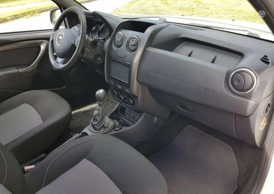 White Dacia Duster 2015 in Siauliai, with an engine capacity of 1.46 L and mileage of 260 thousand km for 4350 €, photo 10 on AUTOMOTO.COM.LV