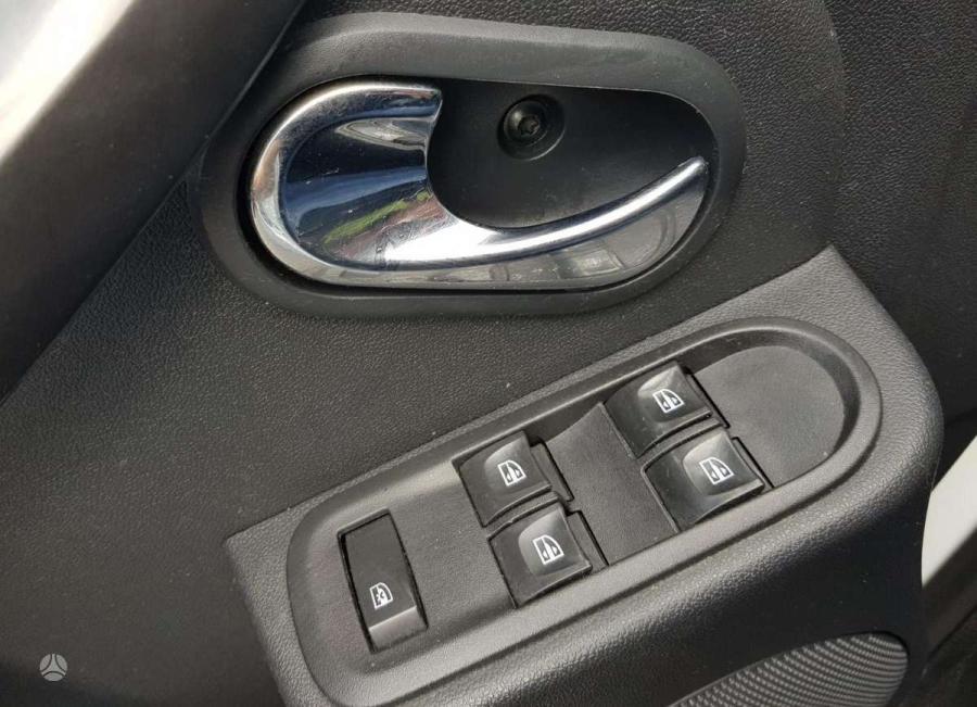 White Dacia Duster 2015 in Siauliai, with an engine capacity of 1.46 L and mileage of 260 thousand km for 4350 €, photo 12 on AUTOMOTO.COM.LV