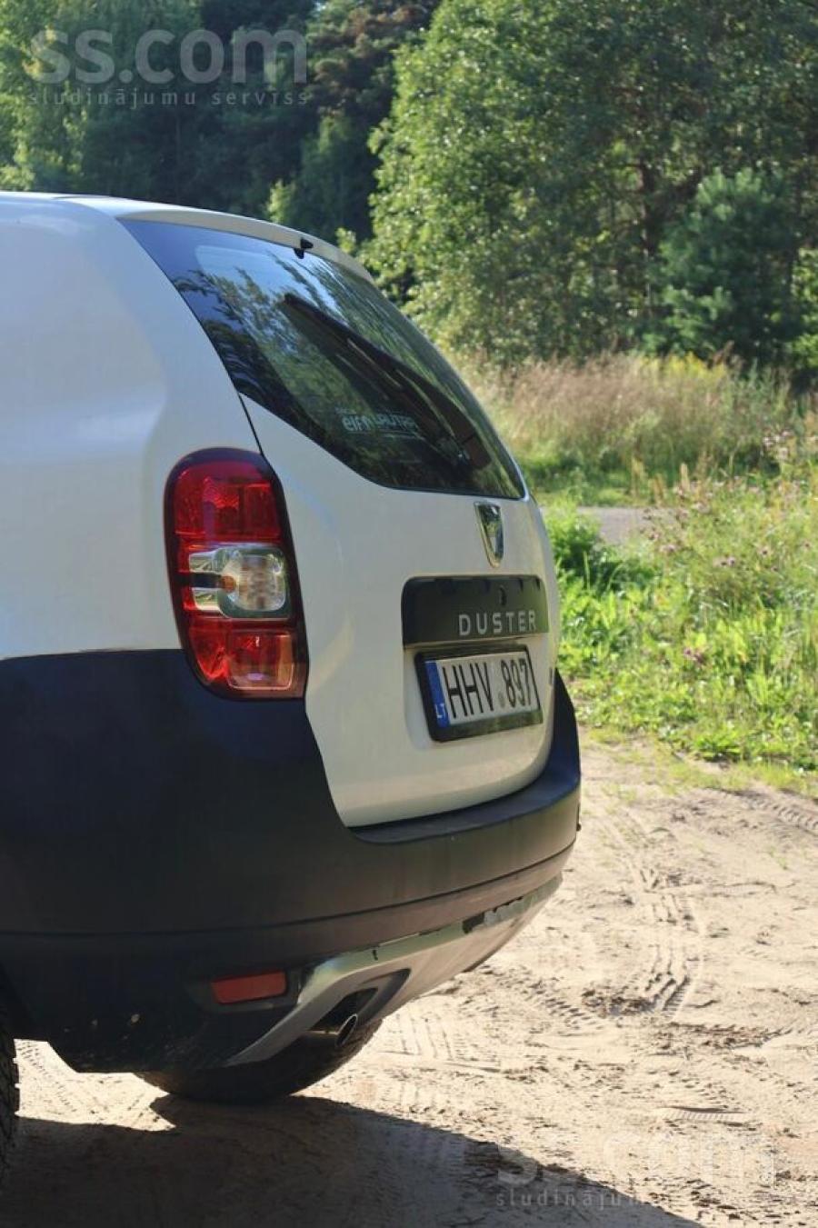 White Dacia Duster 2015 in Rezekne, with an engine capacity of 1.50 L and mileage of 260 thousand km for 2200 €, photo 7 on AUTOMOTO.COM.LV