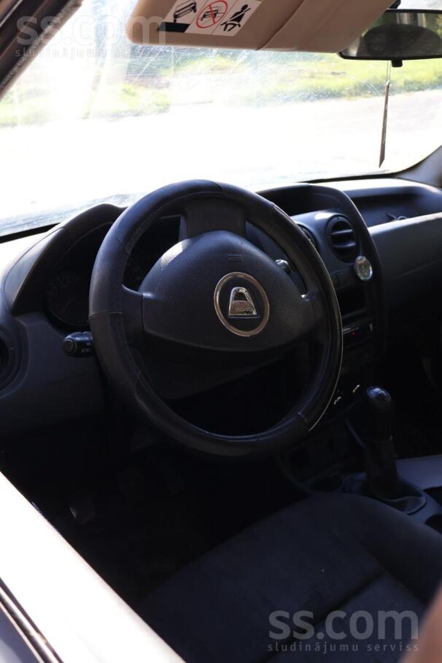 White Dacia Duster 2015 in Rezekne, with an engine capacity of 1.50 L and mileage of 260 thousand km for 2200 €, photo 11 on AUTOMOTO.COM.LV