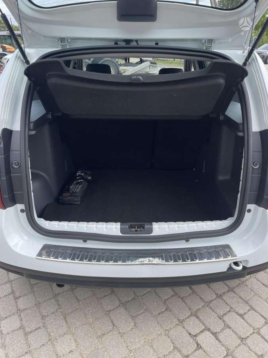 Balts Dacia Duster 2015 Radviliškis, ar dzinēja tilpumu 1.60 L un nobraukumu 112 tūkst. km par 5999 €, foto 8 vietnē AUTOMOTO.COM.LV