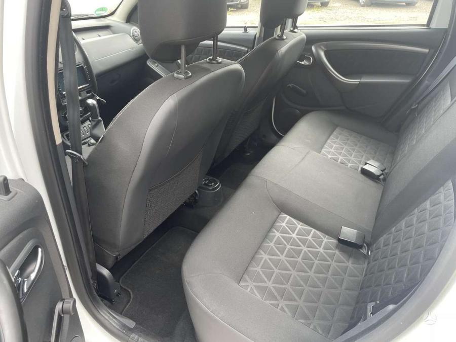 Balts Dacia Duster 2015 Radviliškis, ar dzinēja tilpumu 1.60 L un nobraukumu 112 tūkst. km par 5999 €, foto 9 vietnē AUTOMOTO.COM.LV