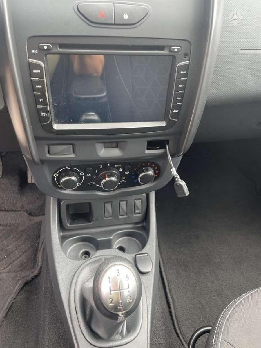 Balts Dacia Duster 2015 Radviliškis, ar dzinēja tilpumu 1.60 L un nobraukumu 112 tūkst. km par 5999 €, foto 16 vietnē AUTOMOTO.COM.LV